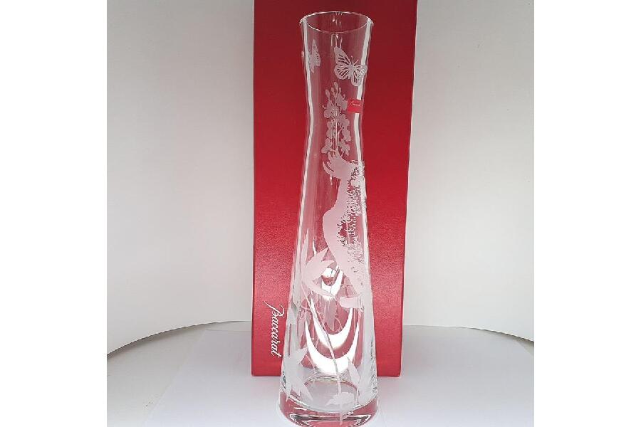 バカラ ポエティックガーデン 2105702 フワラーベース 花瓶 ガラス オウム柄Baccarat POETIC GARDEN 入荷しました ...